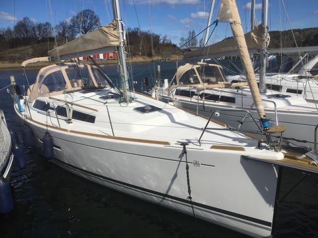 Dufour 335 Grand Large Djup köl | Sailguide.com